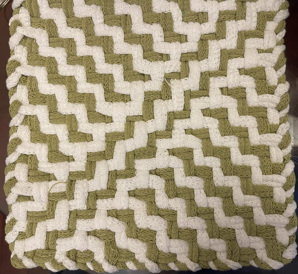 Rick Rack vs. Garden Path – Piglet's Potholder Patterns