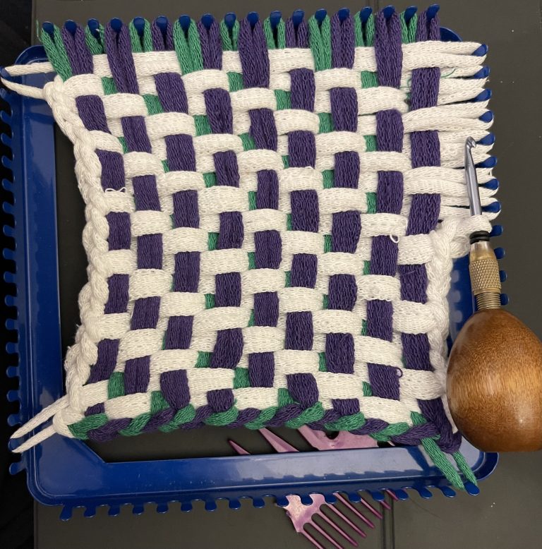 Wibbly Wobbly Timey Wimey – Piglet's Potholder Patterns