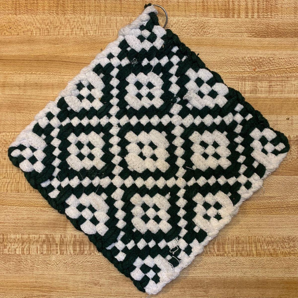 Adapting A Pattern: Diamonds Case Study – Piglet's Potholder Patterns