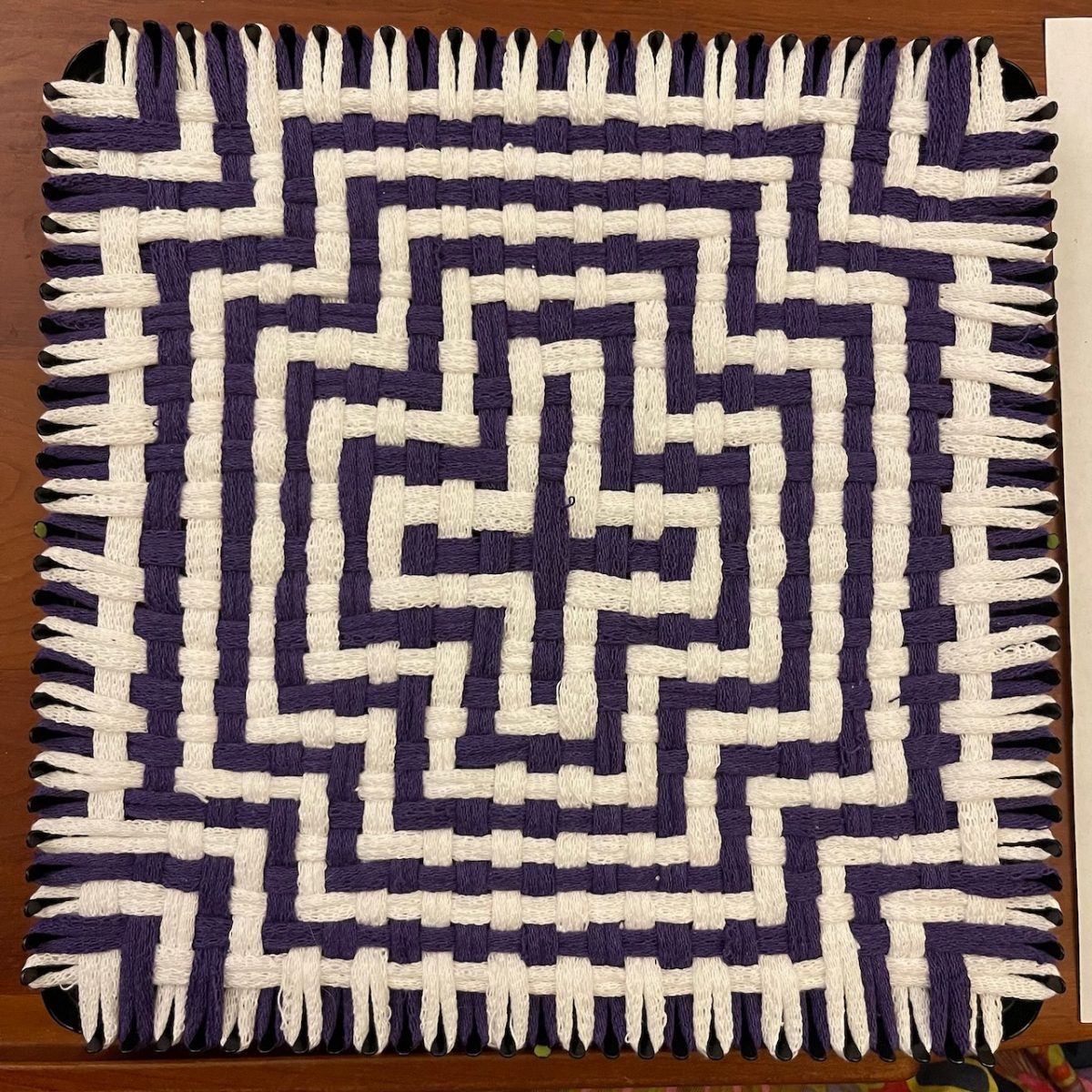 Pulsating Saltire – Piglet's Potholder Patterns