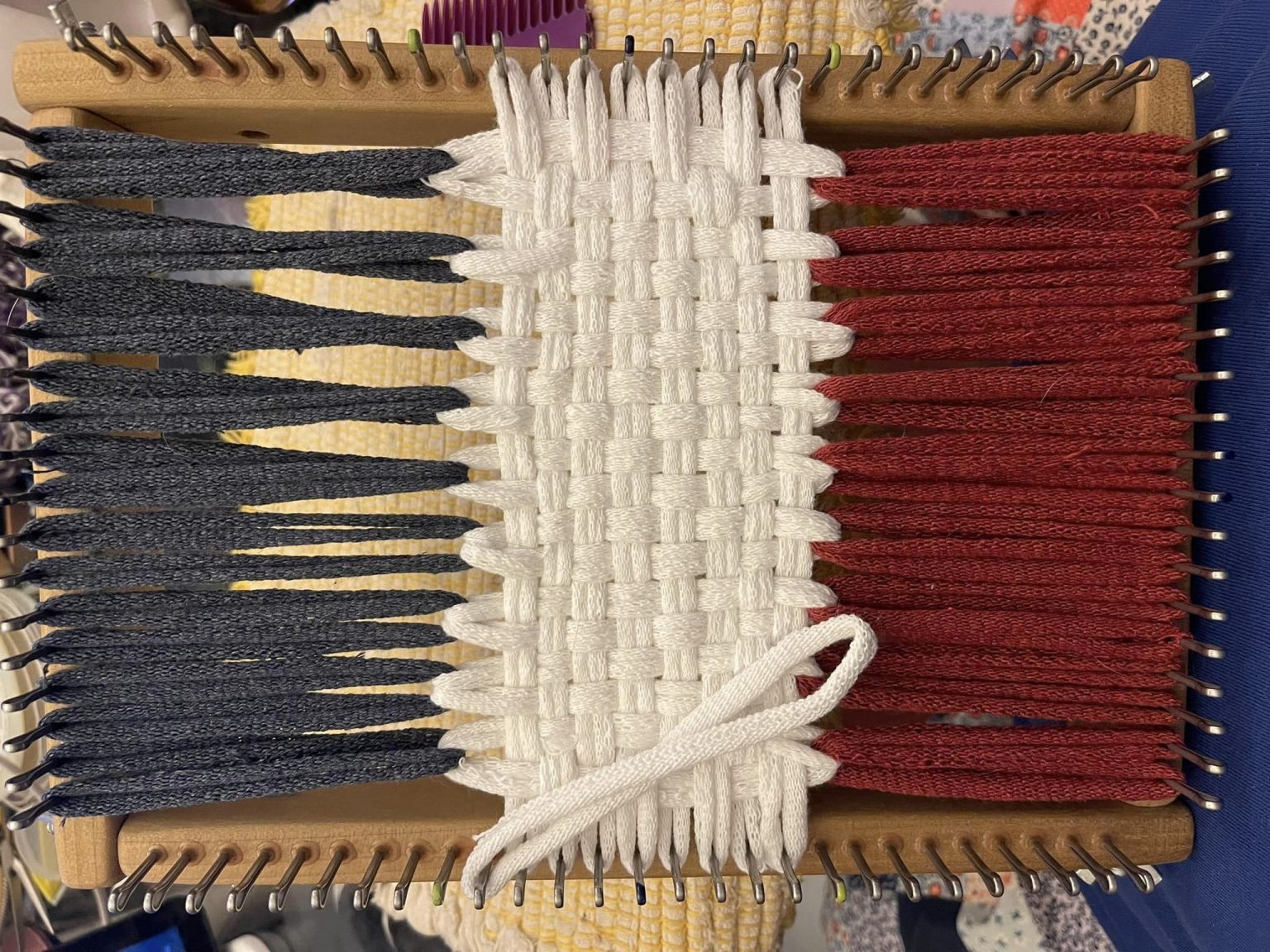 Clasp Weave – Piglet's Potholder Patterns