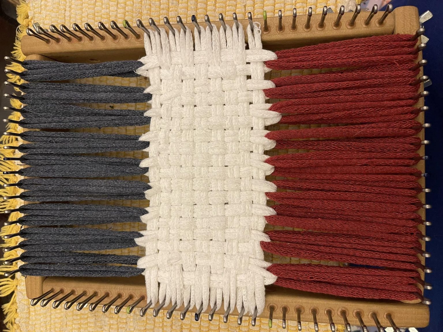 Clasp Weave – Piglet's Potholder Patterns