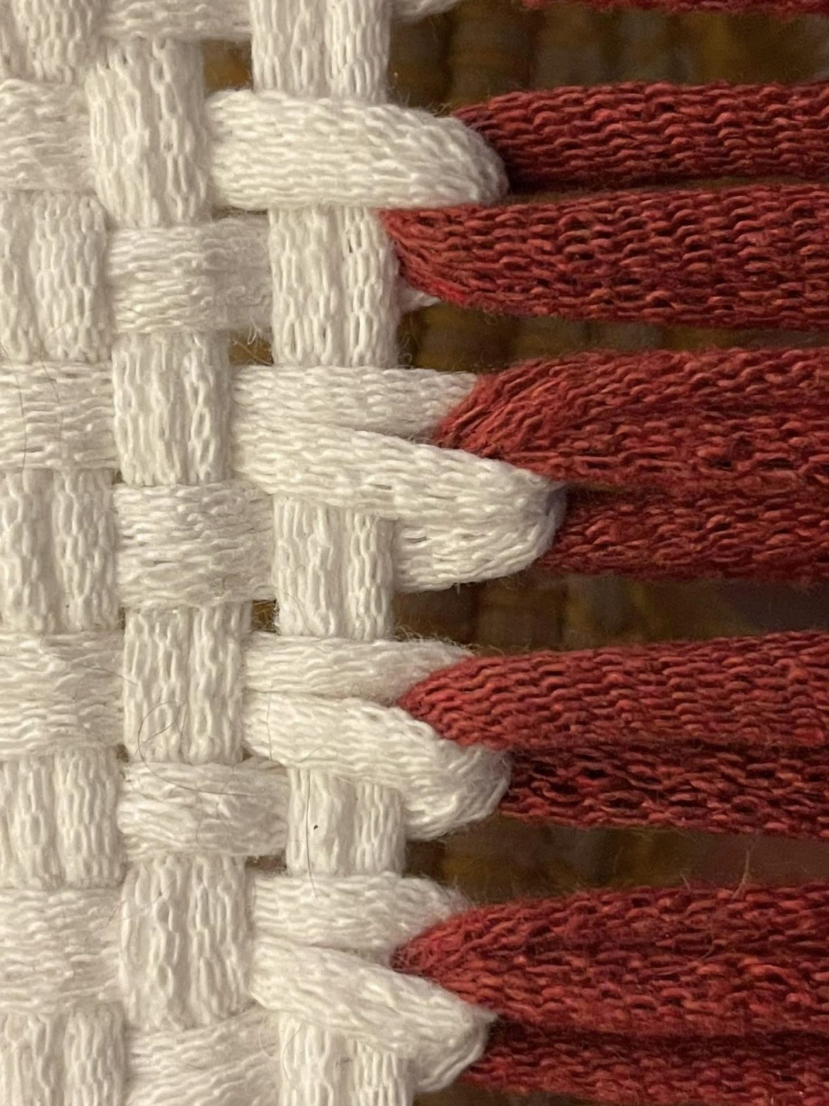 Clasp Weave: Tri-Color Flags – Piglet's Potholder Patterns