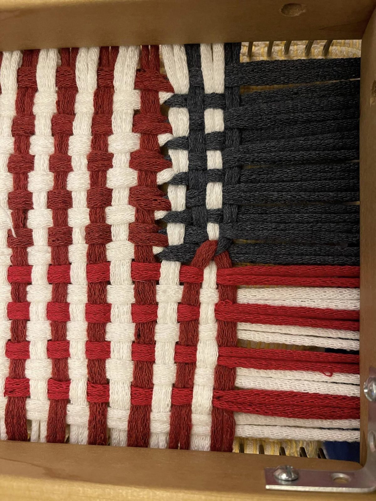 Clasp Weave: American Flag – Piglet's Potholder Patterns