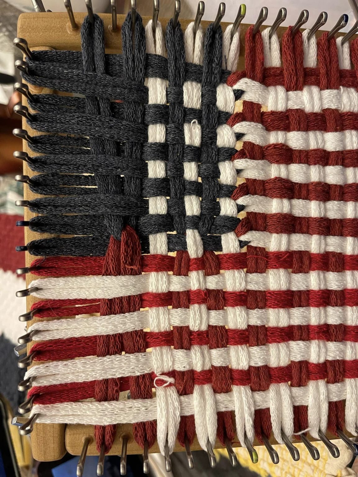 Clasp Weave: American Flag – Piglet's Potholder Patterns