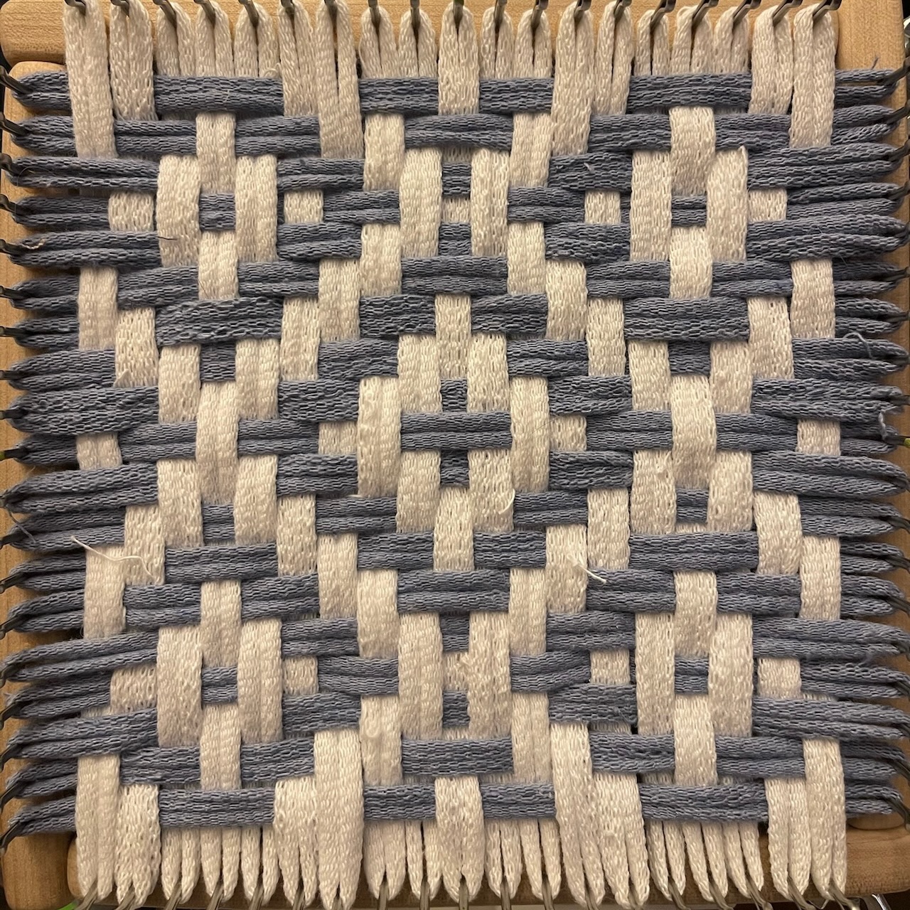 Lozenge Twill Series 1 – Piglet's Potholder Patterns