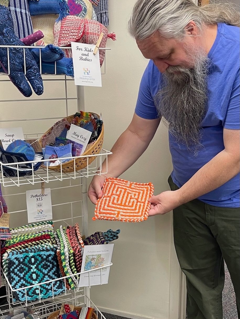 Visiting the Hartford Artisans Weaving Center – Piglet's Potholder Patterns